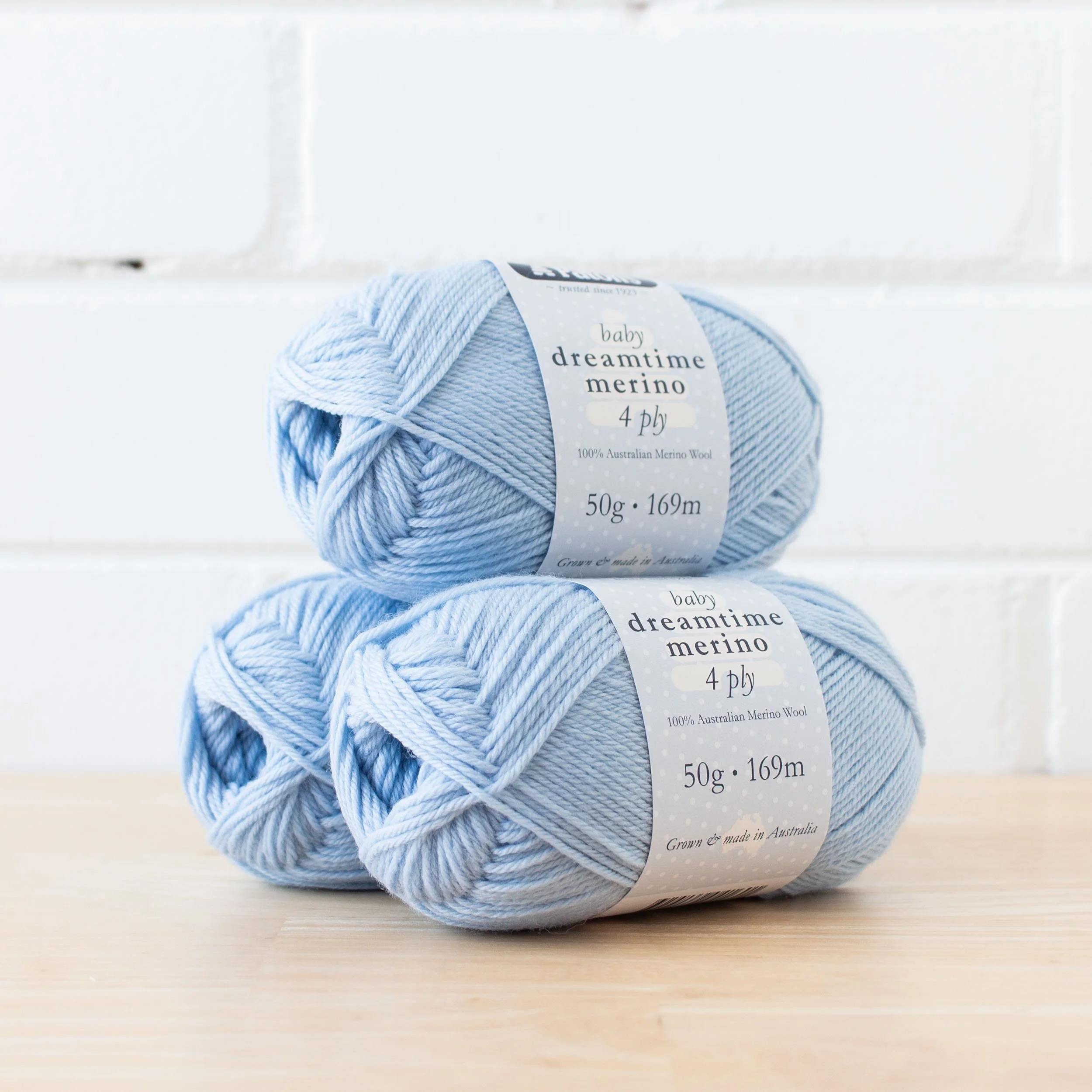 Patons Dreamtime Merino 4 Ply Blue 3880 Loom Spindle